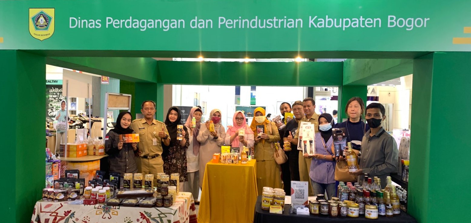 KEGIATAN PAMERAN PRODUK UKM IKM DI CCM CIBINONG KABUPATEN BOGOR ...